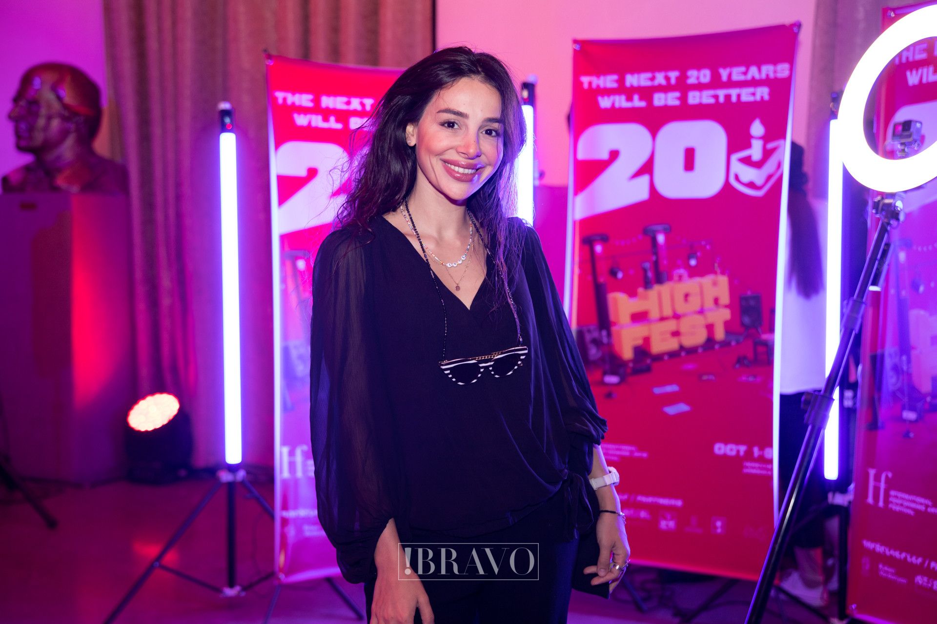 «Հայ Ֆեստ»-ի 20-ամյակը. տորթով միջադեպը, «Ոսկե ծիրան»-ի «նախանձն» ու «Վերելակ» ներկայացումը ...