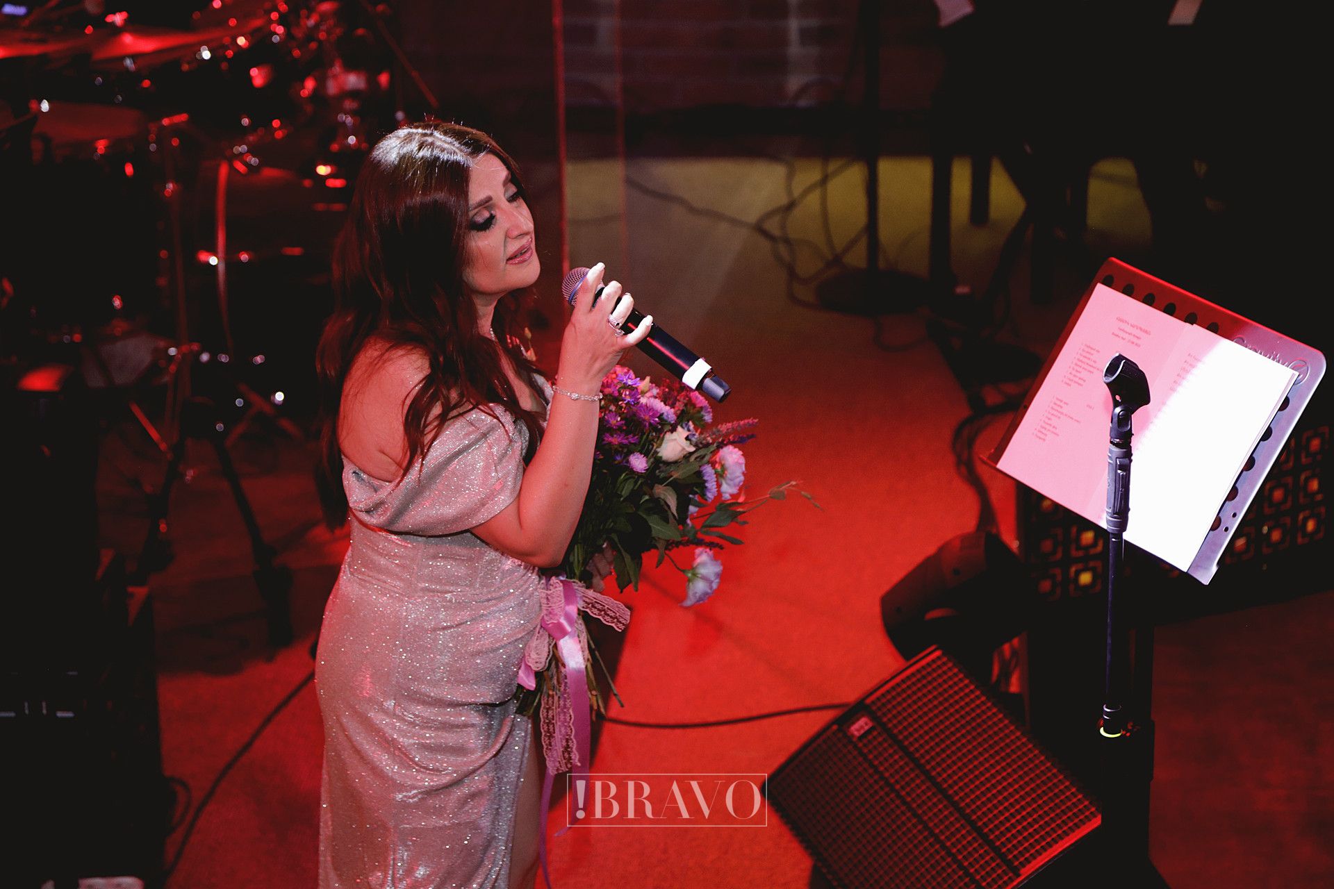 «Հոգիս, այս երգը հենց քեզի համար է». Հասմիկ Կարապետյանի համերգային «շնչառությունը» - bravo.am