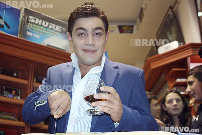 Մարտին Մկրտչյան - Bravo.am